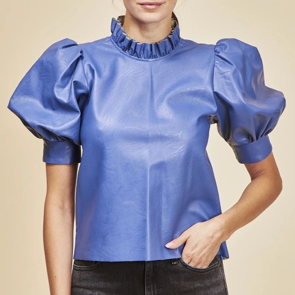 HUNTER BELL | Tops | Hunter Bell Top | Poshmark